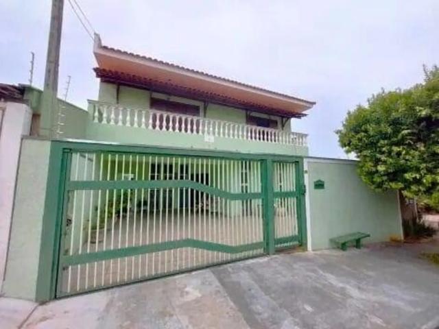 Casa para Aluguel com 4 quartos por R$ 5.500