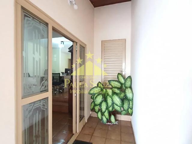 Casa para Aluguel com 4 quartos, 180 m² por R$ 2.200