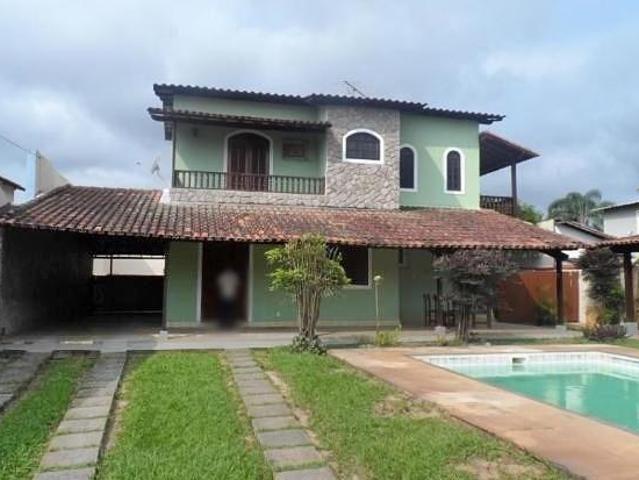 Casa para Aluguel com 4 quartos, 180 m² por R$ 4.200