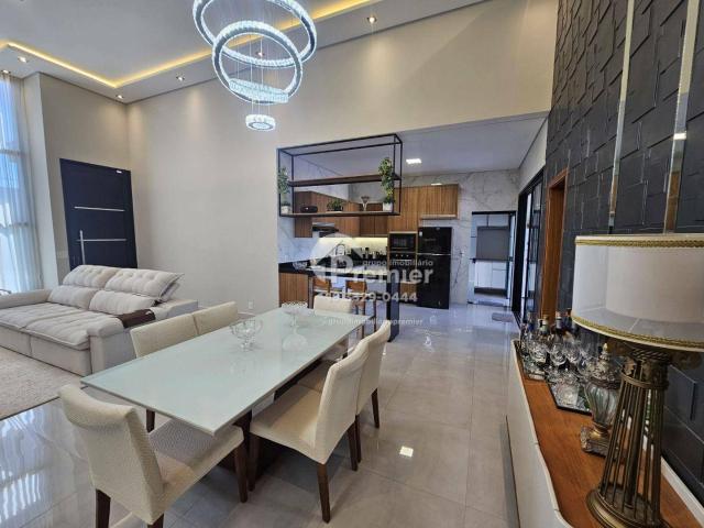 Casa para Aluguel com 4 quartos, 190 m² por R$ 12.000