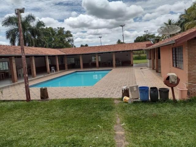 Casa para Aluguel com 4 quartos, 10000 m² por R$ 5.000