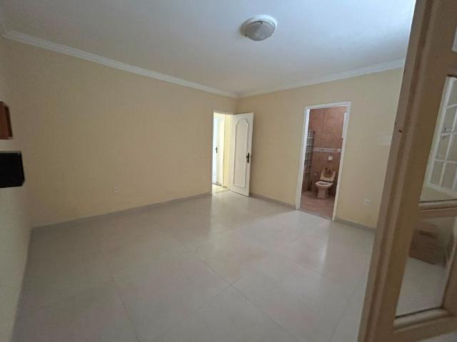 Casa para Aluguel com 4 quartos, 120 m² por R$ 4.200