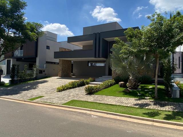 Casa para Aluguel com 4 quartos, 250 m² por R$ 18.030