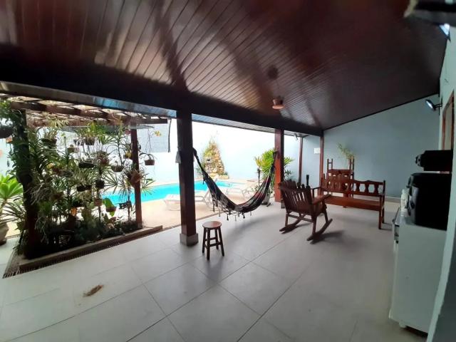 Casa para Aluguel com 4 quartos, 268 m² por R$ 12.000