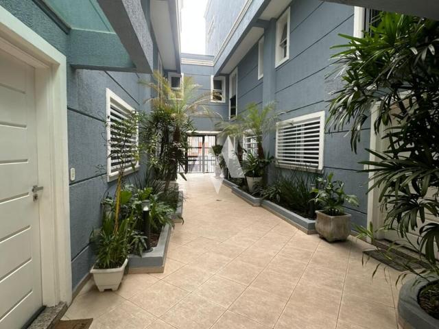 Casa para Aluguel com 4 quartos, 278 m² por R$ 8.500
