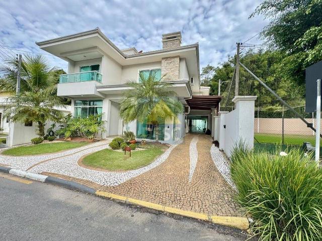 Casa para Aluguel com 4 quartos, 283 m² por R$ 18.000