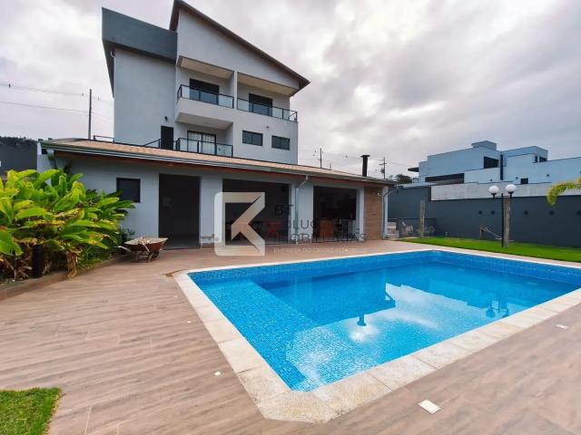 Casa para Aluguel com 4 quartos, 280 m² por R$ 10.000