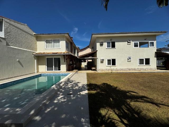Casa para Aluguel com 4 quartos, 285 m² por R$ 12.000