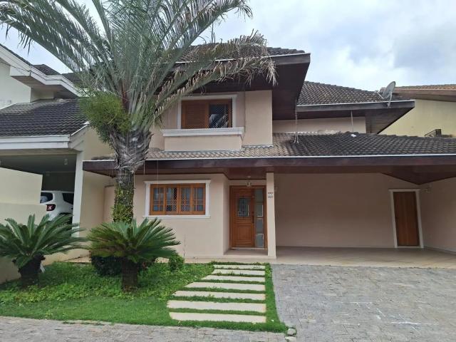 Casa para Aluguel com 4 quartos, 290 m² por R$ 11.000