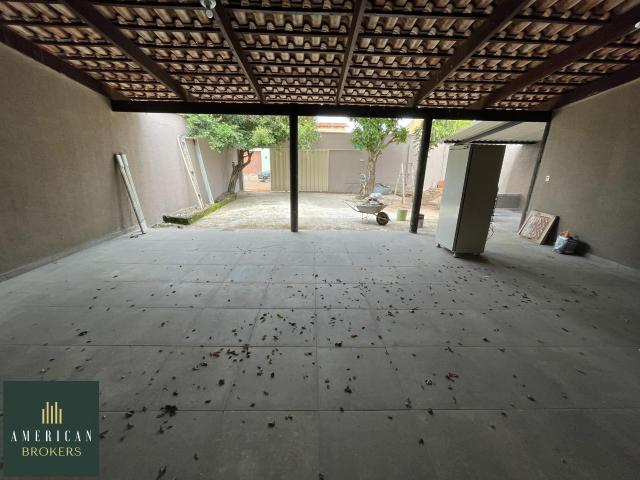 Casa para Aluguel com 4 quartos, 200 m² por R$ 2.200