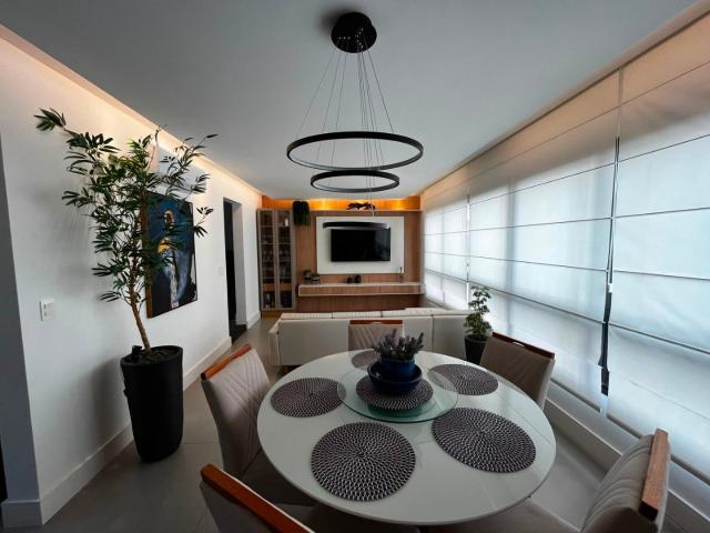 Casa para Aluguel com 4 quartos, 202 m² por R$ 14.999