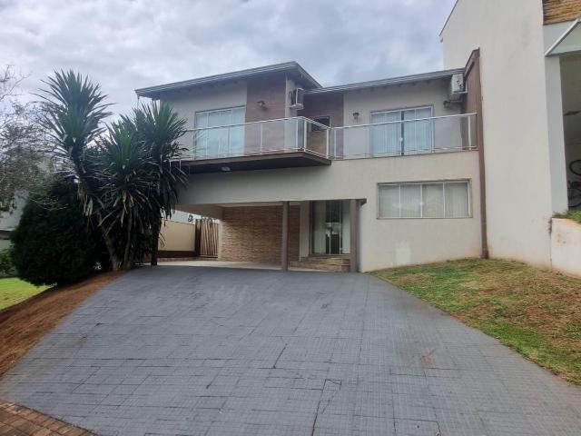 Casa para Aluguel com 4 quartos, 340 m² por R$ 9.000