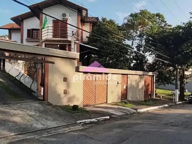 Casa para Aluguel com 4 quartos, 342 m² por R$ 13.000