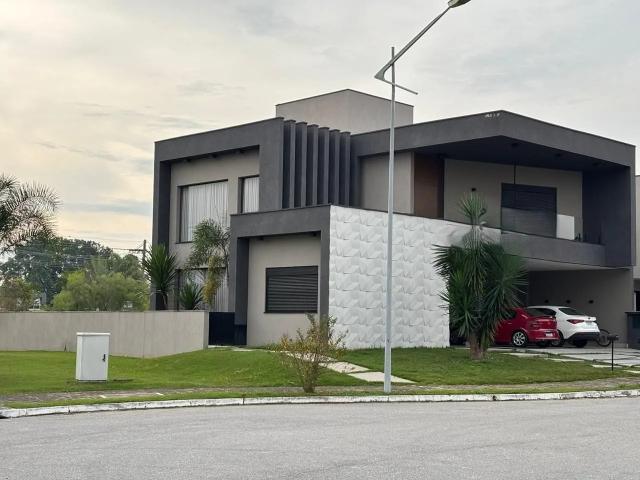 Casa para Aluguel com 4 quartos, 345 m² por R$ 25.000