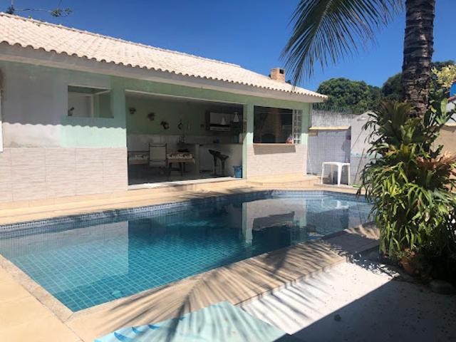 Casa para Aluguel com 4 quartos, 348 m² por R$ 8.000