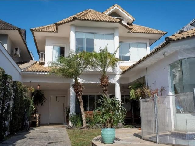 Casa para Aluguel com 4 quartos, 354 m² por R$ 18.000