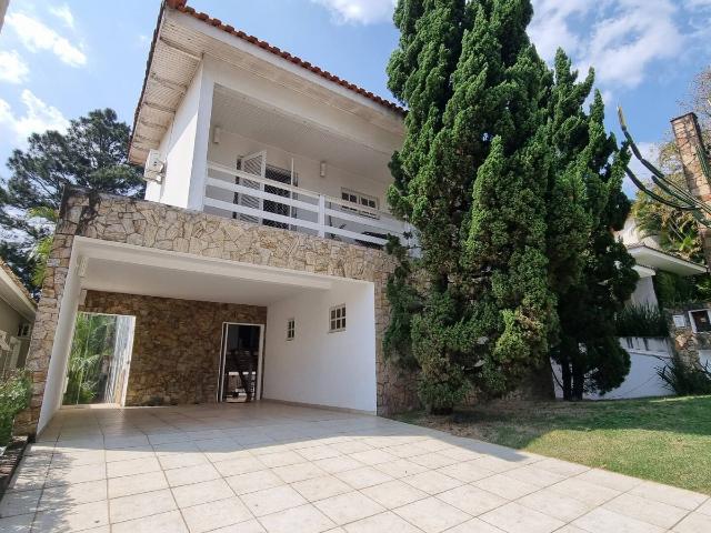 Casa para Aluguel com 4 quartos, 360 m² por R$ 11.500