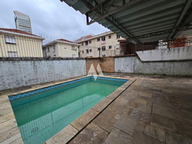 Casa para Aluguel com 4 quartos, 360 m² por R$ 20.000