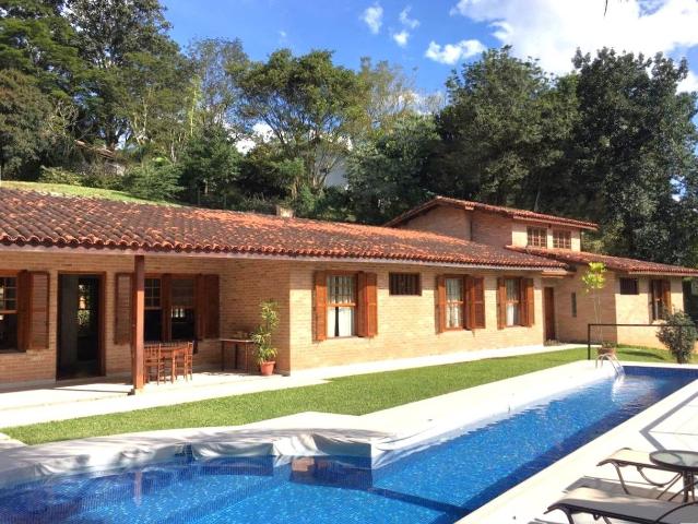 Casa para Aluguel com 4 quartos, 380 m² por R$ 14.500