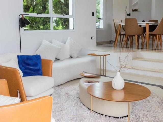 Casa para Aluguel com 4 quartos, 380 m² por R$ 18.000