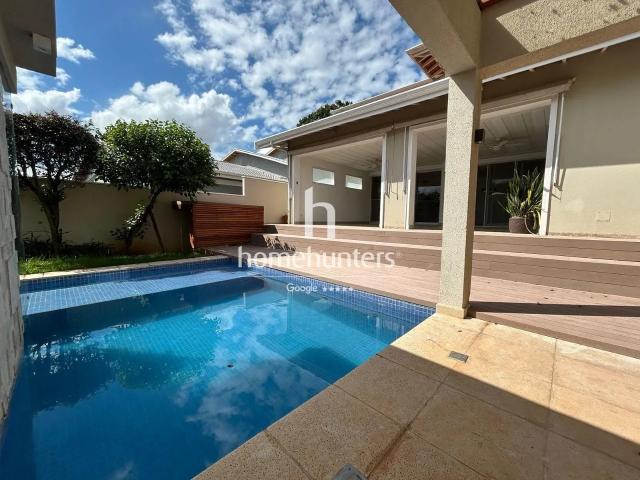 Casa para Aluguel com 4 quartos, 380 m² por R$ 13.000