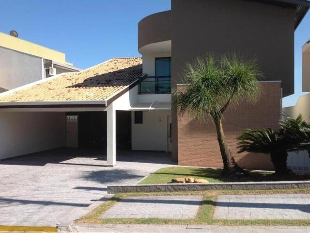 Casa para Aluguel com 4 quartos, 380 m² por R$ 9.500