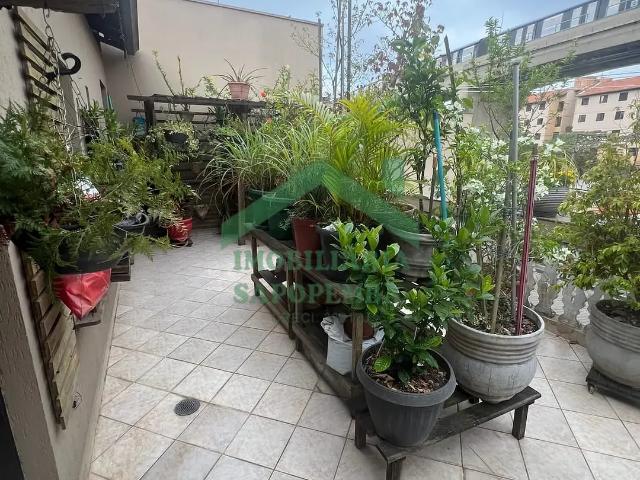 Casa para Aluguel com 4 quartos, 300 m² por R$ 5.000