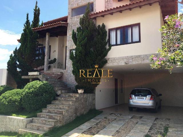 Casa para Aluguel com 4 quartos, 300 m² por R$ 8.811