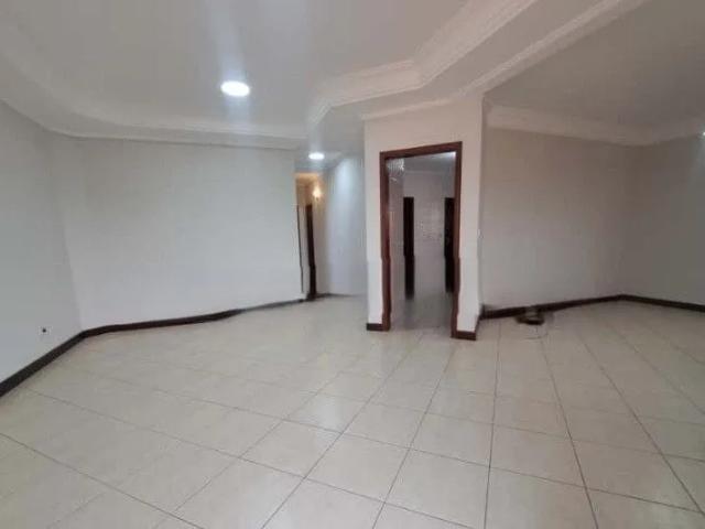 Casa para Aluguel com 4 quartos, 320 m² por R$ 11.300