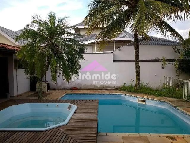 Casa para Aluguel com 4 quartos, 326 m² por R$ 12.000