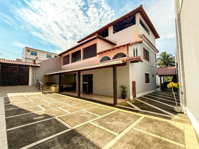 Casa para Aluguel com 4 quartos, 440 m² por R$ 10.000