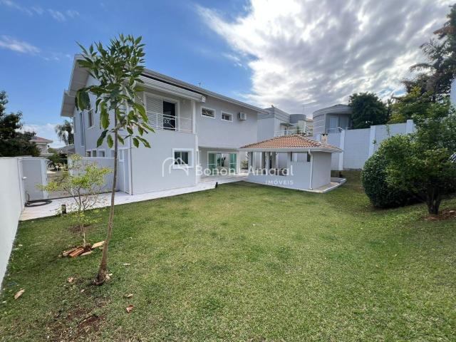 Casa para Aluguel com 4 quartos, 450 m² por R$ 11.000
