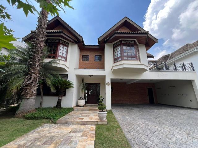 Casa para Aluguel com 4 quartos, 450 m² por R$ 22.010