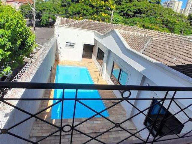 Casa para Aluguel com 4 quartos, 414 m² por R$ 8.000