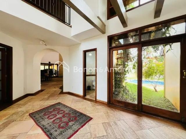 Casa para Aluguel com 4 quartos, 420 m² por R$ 16.000