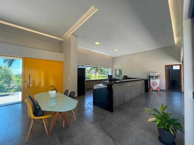 Casa para Aluguel com 4 quartos, 500 m² por R$ 14.900