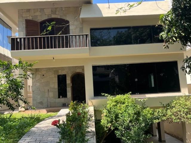 Casa para Aluguel com 4 quartos, 500 m² por R$ 17.330