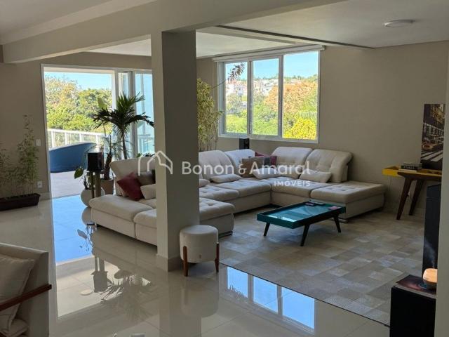 Casa para Aluguel com 4 quartos, 700 m² por R$ 14.000