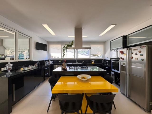 Casa para Aluguel com 4 quartos, 850 m² por R$ 45.000