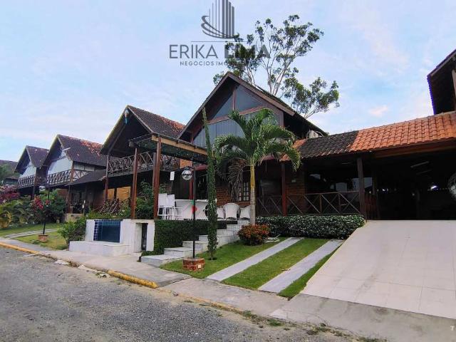 Casa para Aluguel com 5 quartos por R$ 6.000