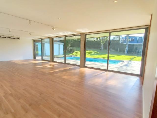 Casa para Aluguel com 5 quartos, 1070 m² por R$ 30.000