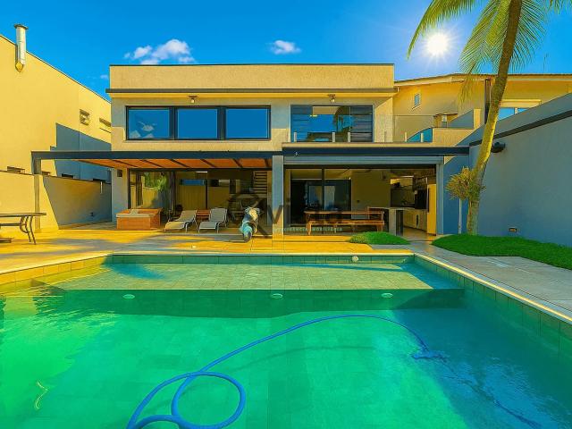 Casa para Aluguel com 5 quartos, 298 m² por R$ 18.000