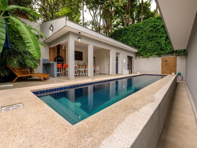 Casa para Aluguel com 5 quartos, 340 m² por R$ 34.998