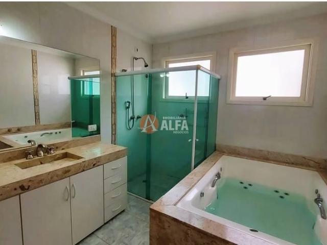 Casa para Aluguel com 5 quartos, 373 m² por R$ 9.599