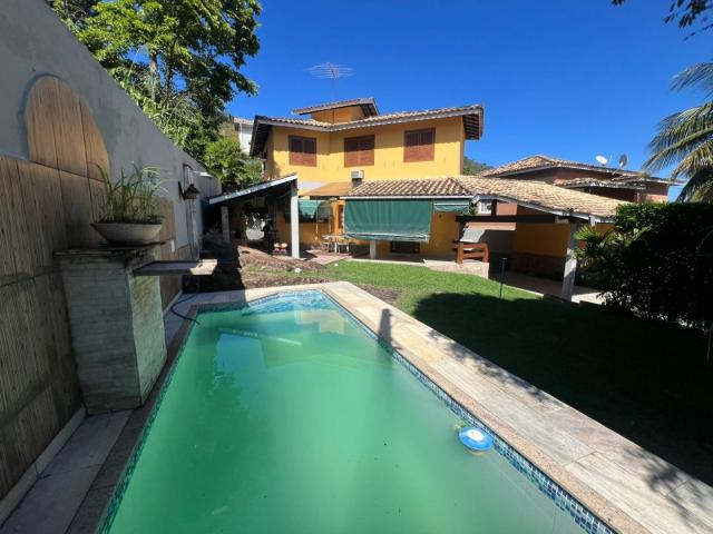 Casa para Aluguel com 5 quartos, 300 m² por R$ 7.000