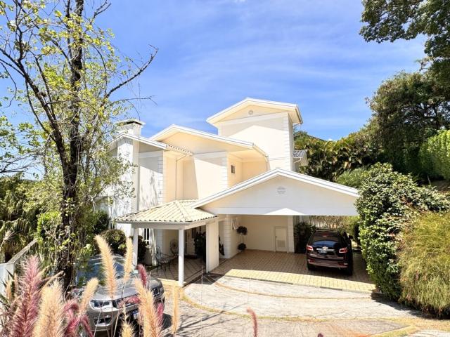 Casa para Aluguel com 5 quartos, 453 m² por R$ 15.000