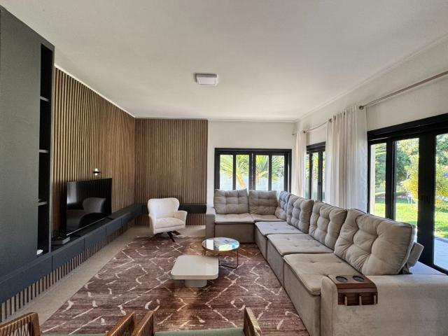 Casa para Aluguel com 5 quartos, 700 m² por R$ 20.000