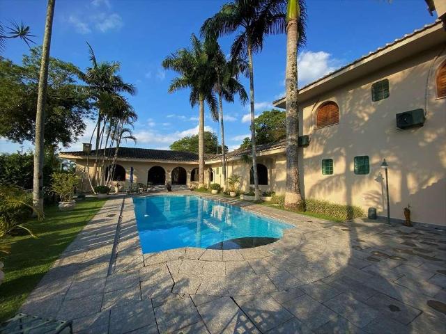 Casa para Aluguel com 5 quartos, 900 m² por R$ 21.000