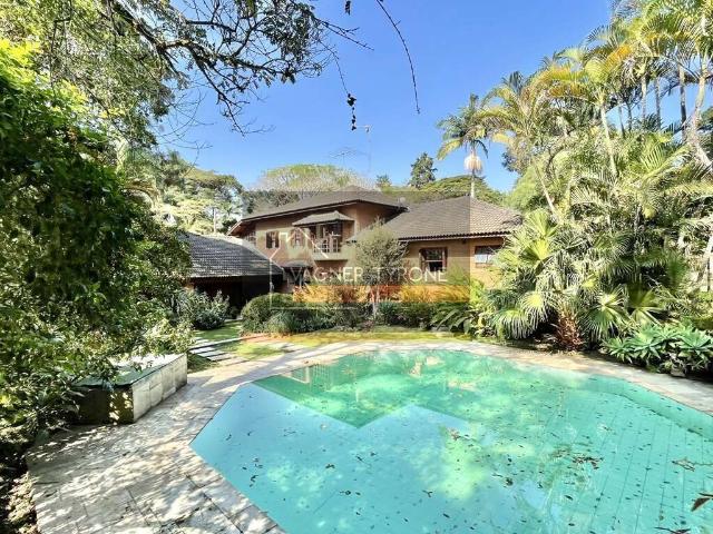 Casa para Aluguel com 5 quartos, 923 m² por R$ 25.800