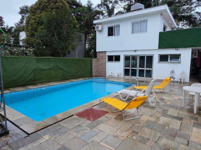 Casa para Aluguel com 6 quartos, 384 m² por R$ 11.400